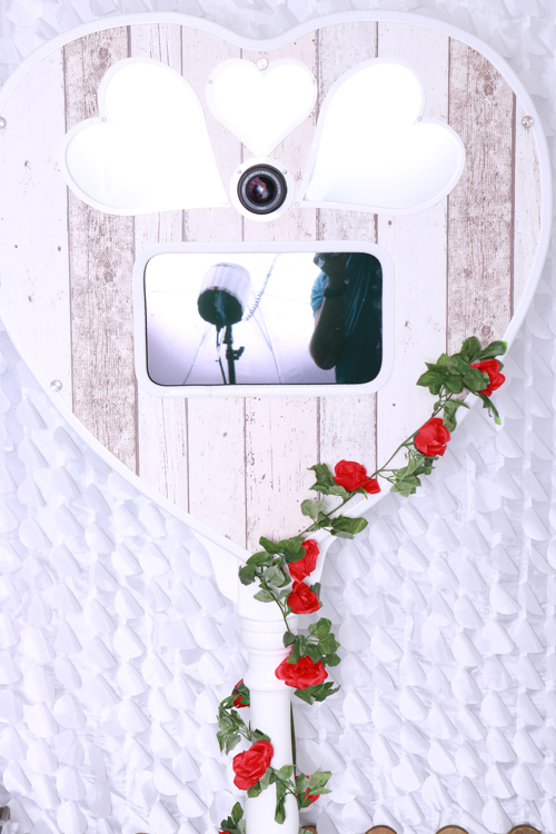 Selfie Heart Photo Booth Gallery | TC Photo Booth - Photobooth, Selfie ...