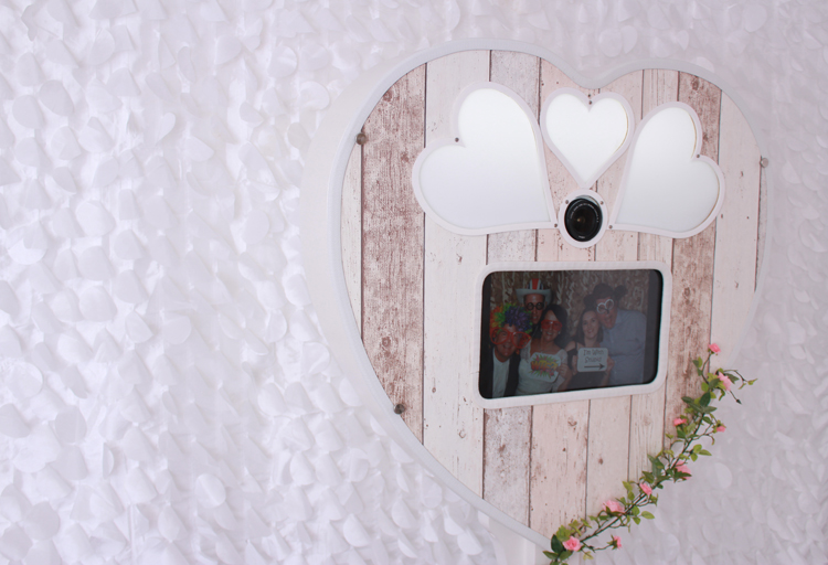 Selfie Heart Photo Booth Gallery | TC Photo Booth - Photobooth, Selfie ...